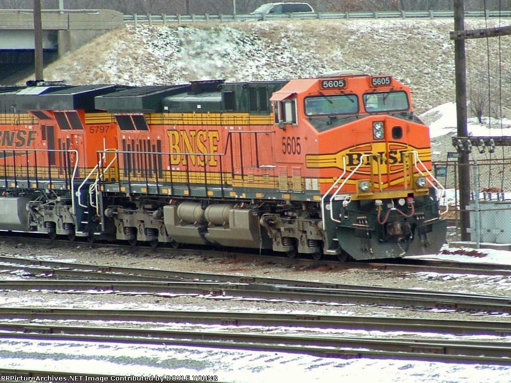 BNSF 5605